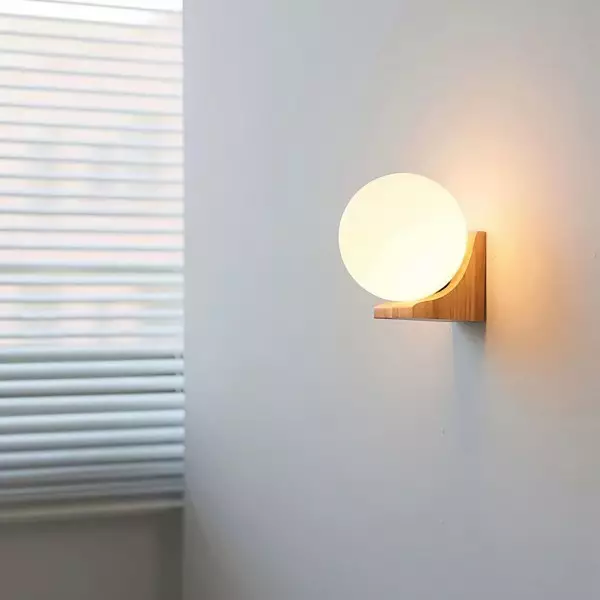Minimalistyczna drewniana geometryczna lampa ścienna w kształcie kuli ...